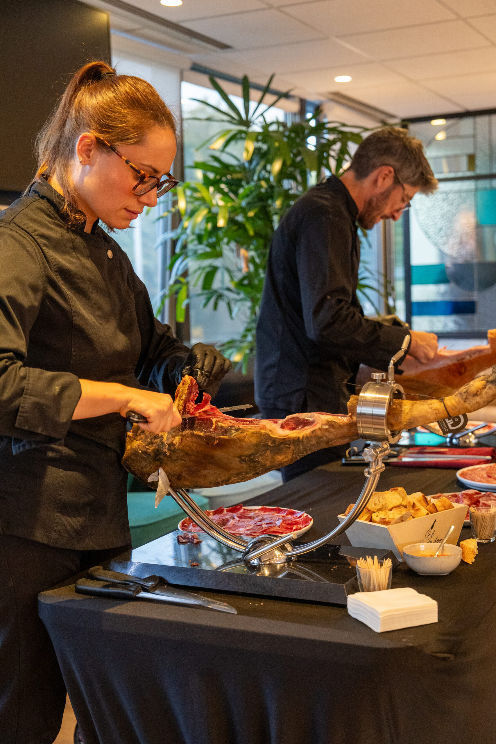 Food Stations vs Traditional Catering for Corporate Events in Miami